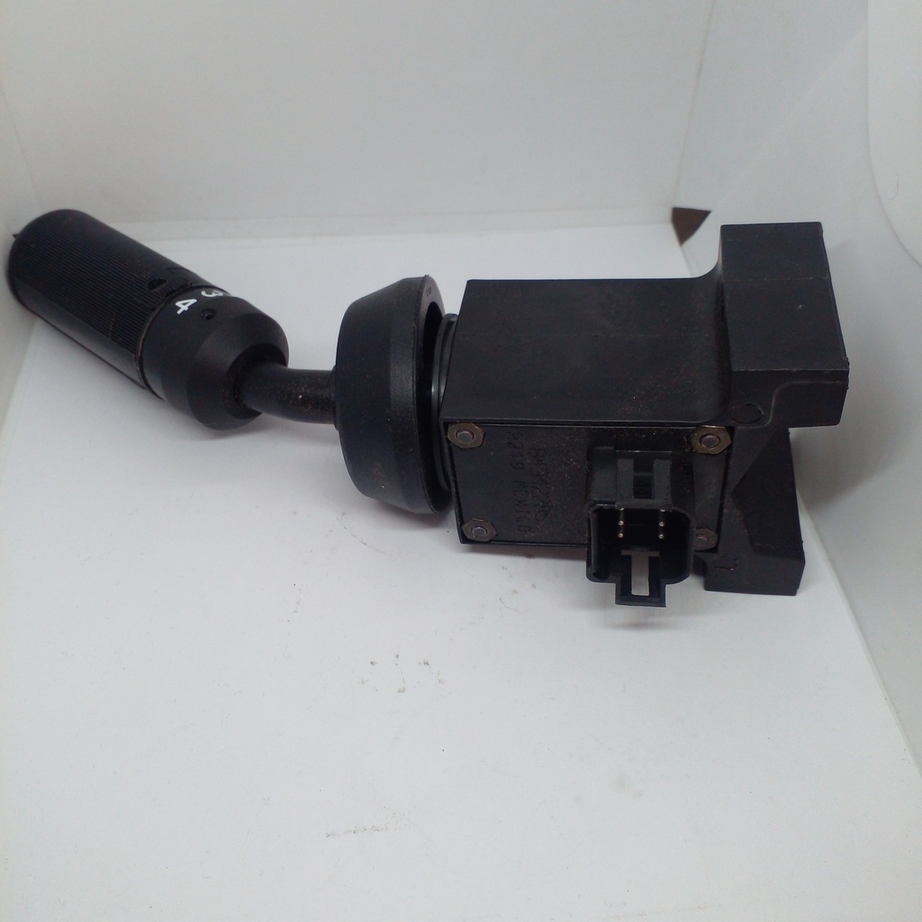 PALANCA DE AVANCE RETROCESO CASE 580SN 84342285 | pachara-refacciones.com